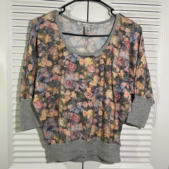 American Rag | Tops | American Rag Floral Top | Poshmark